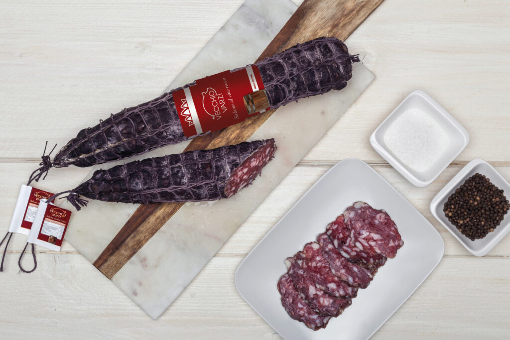 I nostri salami. Intensi. Dolci. Compatti. - Vecchio Varzi